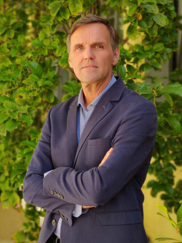 Jens Hoffmann - LAND